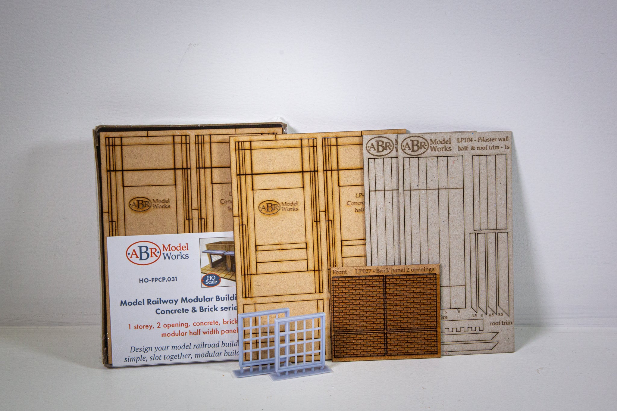 HO Scale - 1 storey, 2 opening, concrete, brick & window modular half ...